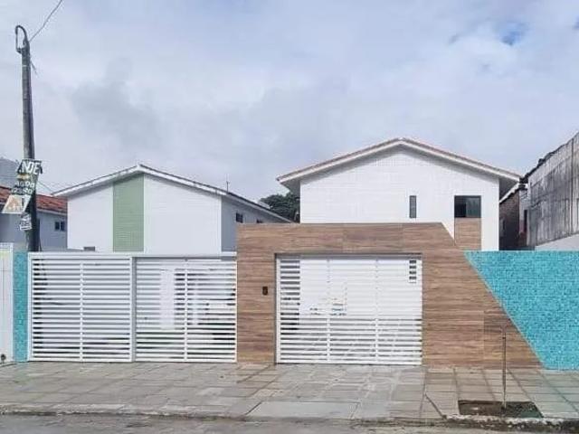 Casa com 3 Quartos e 1 banheiro à Venda, 68 m² por R$ 339.000