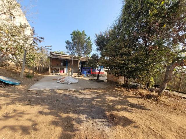 Casa com 3 Quartos e 1 banheiro à Venda, 77 m² por R$ 200.000