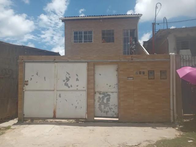 Casa com 3 Quartos e 1 banheiro à Venda, 80 m² por R$ 115.000