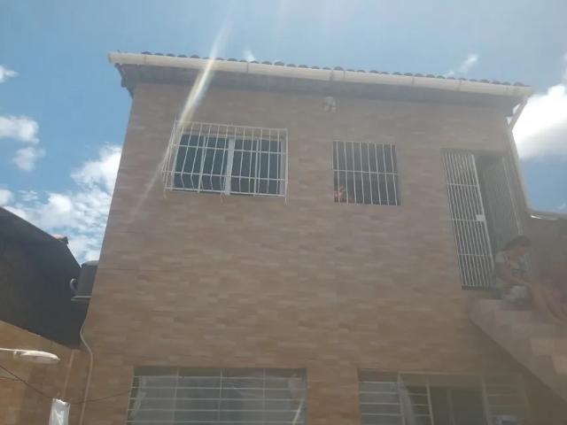 Casa com 3 Quartos e 1 banheiro à Venda, 80 m² por R$ 115.000