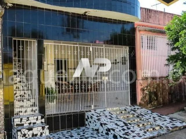 Casa com 3 Quartos e 1 banheiro à Venda, 90 m² por R$ 200.000