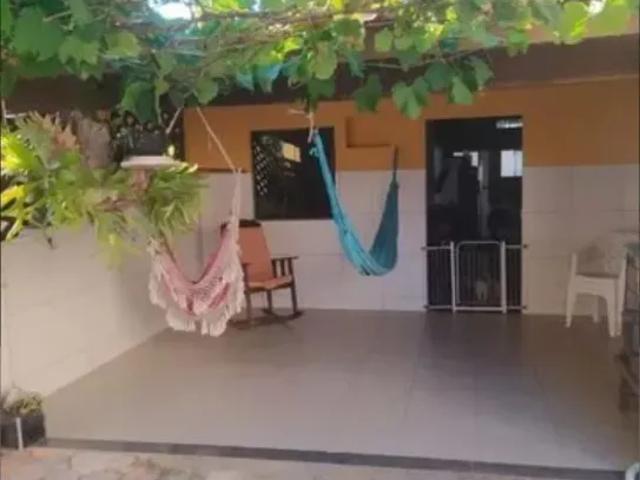 Casa com 3 Quartos e 1 banheiro à Venda, 90 m² por R$ 350.000