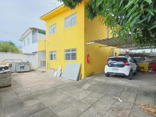 Casa com 3 Quartos e 1 banheiro à Venda, 94 m² por R$ 649.999