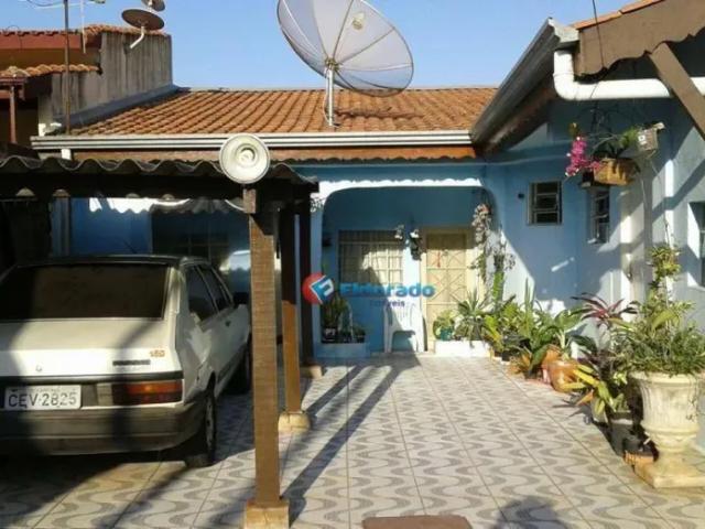 Casa com 3 Quartos e 1 banheiro à Venda, 95 m² por R$ 290.000