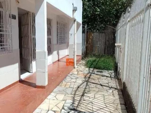 Casa com 3 Quartos e 1 banheiro para Alugar, 120 m² por R$ 4.000/Mês