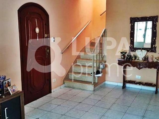 CASA COM 3 QUARTOS E 1 VAGA DE GARAGEM À VENDA NA ÁGUA FRIA