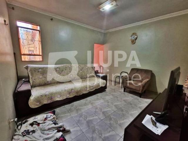 CASA COM 3 QUARTOS E 1 VAGA DE GARAGEM À VENDA NA VILA MARIA ALTA