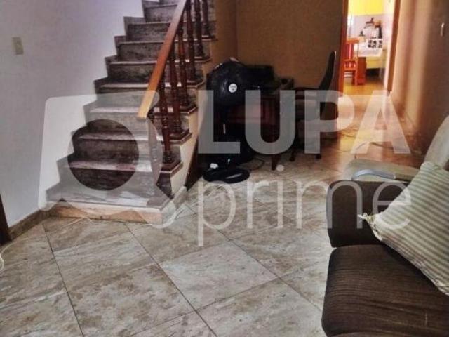 CASA COM 3 QUARTOS E 1 VAGA DE GARAGEM À VENDA NA VILA MARIA ALTA