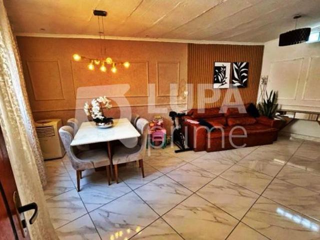 CASA COM 3 QUARTOS E 1 VAGA DE GARAGEM À VENDA NO JARDIM TREMEMBÉ