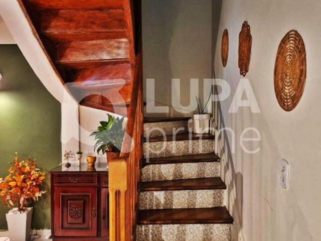 CASA COM 3 QUARTOS E 1 VAGA DE GARAGEM À VENDA EM SANTANA