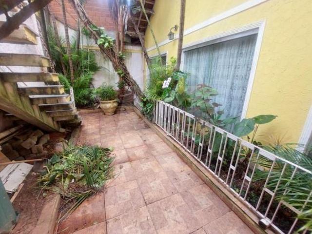 Casa com 3 quartos e 1 vaga de Garagem na Vila Ede, Confira !