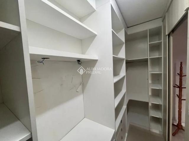 Casa com 3 quartos e 200m² para alugar em Sarandi, Porto Alegre