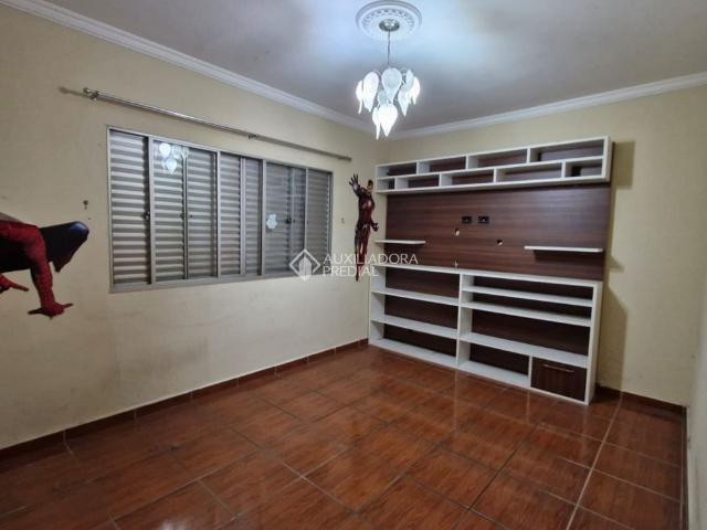 Casa com 3 quartos e 201m² para alugar em Vila Pires, Santo André