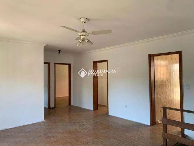 Casa com 3 quartos e 212m² para alugar em Chácara das Pedras, Porto Alegre