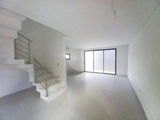 Casa com 3 quartos e 234 m² à venda em Santa Felicidade