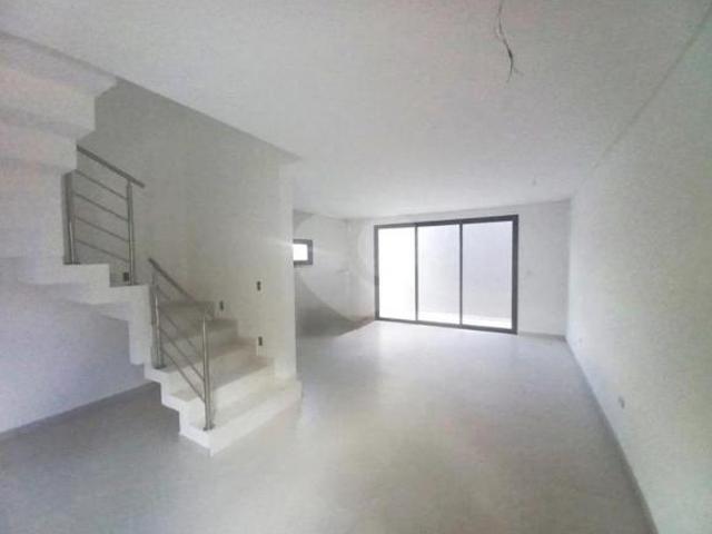 Casa com 3 quartos e 234 m² à venda em Santa Felicidade