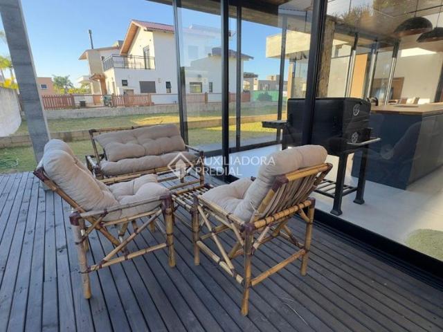 Casa com 3 quartos e 239m² para alugar em Campo Duna, Garopaba