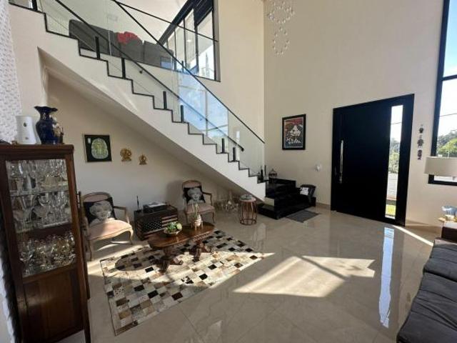 Casa com 3 quartos e 240 m² úteis à venda em Condomínio Villa Real de Bragança
