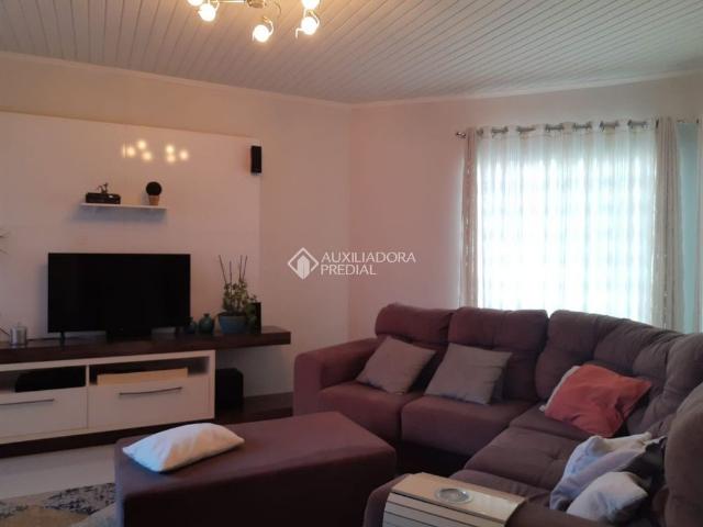 Casa com 3 quartos e 249m² para alugar em Vila Vista Alegre, Cachoeirinha