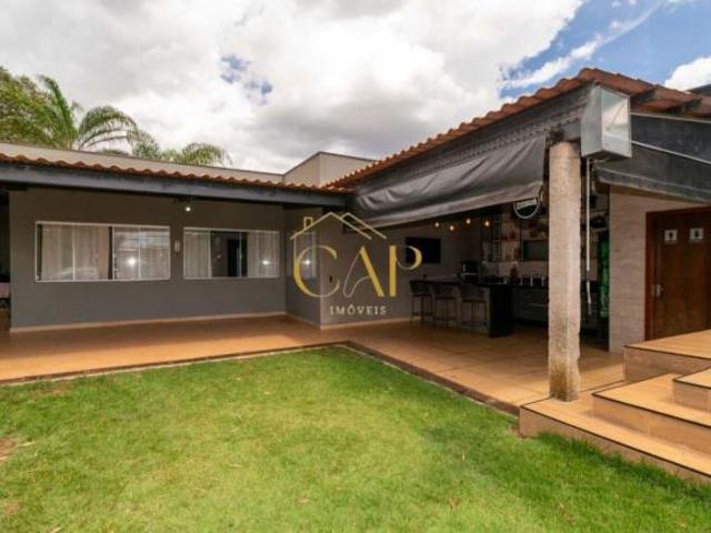Casa com 3 quartos e 250 m² à venda em Granja Do Torto