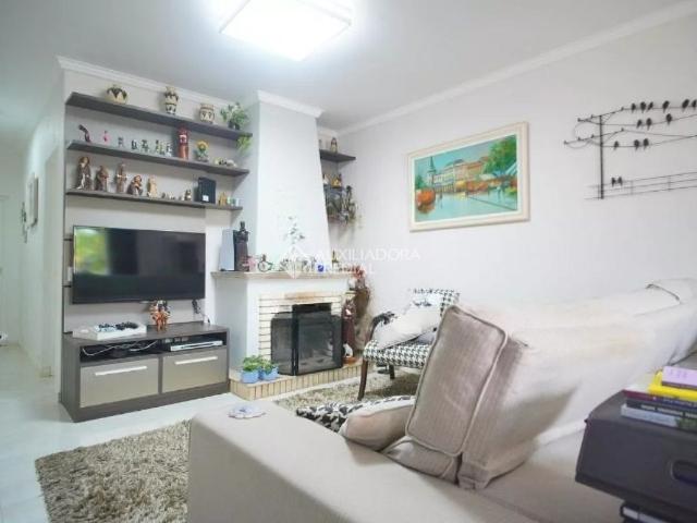 Casa com 3 quartos e 250m² para alugar em São Sebastião, Porto Alegre