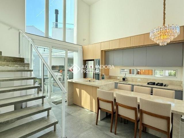 Casa com 3 quartos e 267m² para alugar em Morrinhos, Garopaba