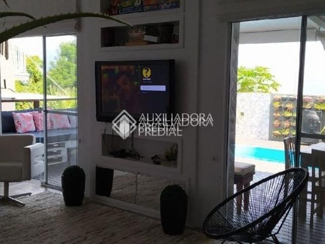 Casa com 3 quartos e 270m² para alugar em Ribeirão da Ilha, Florianópolis