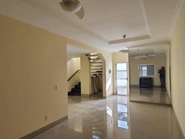 Casa com 3 Quartos e 2 banheiro à Venda, 136m²Cubatão, São Paulo