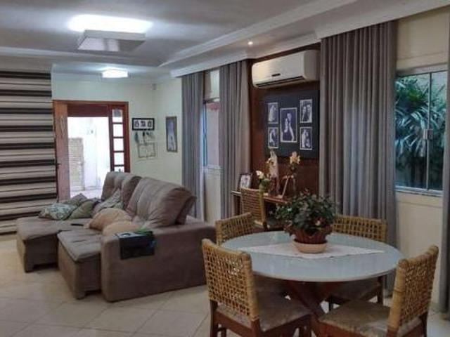 Casa com 3 Quartos e 2 banheiro à Venda, 137m²Taubaté, São Paulo