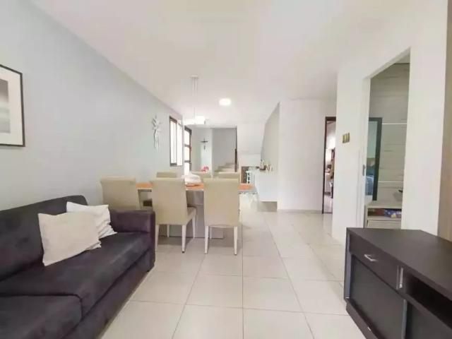 Casa com 3 Quartos e 2 banheiros à Venda, 140 m² por R$ 280.000