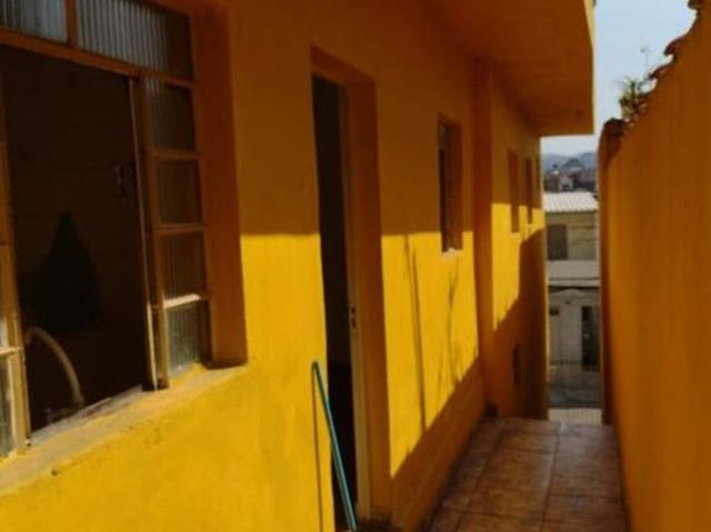 Casa com 3 Quartos e 2 banheiros à Venda, 140 m² por R$ 370.000