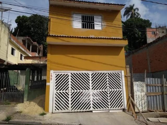 Casa com 3 Quartos e 2 banheiros à Venda, 140 m² por R$ 320.000