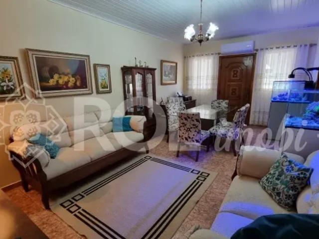 Casa com 3 Quartos e 2 banheiros à Venda, 141 m² por R$ 1.250.000