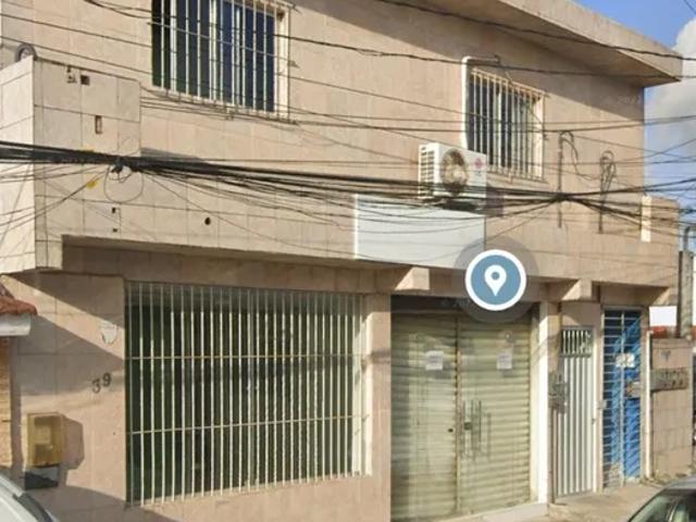 Casa com 3 Quartos e 2 banheiros à Venda, 142 m² por R$ 1.500.000