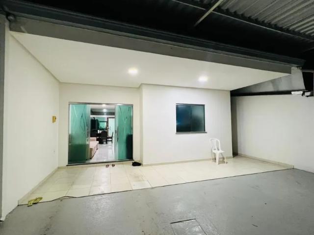 Casa com 3 Quartos e 2 banheiros à Venda, 146 m² por R$ 350.000