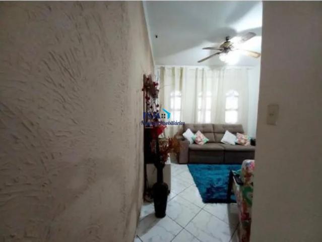Casa com 3 Quartos e 2 banheiros à Venda, 149 m² por R$ 340.000