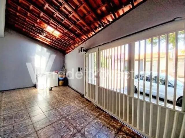 Casa com 3 Quartos e 2 banheiros à Venda, 149 m² por R$ 320.000