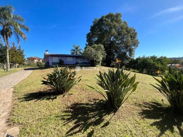 Casa com 3 Quartos e 2 banheiros à Venda, 150 m² por R$ 1.010.000