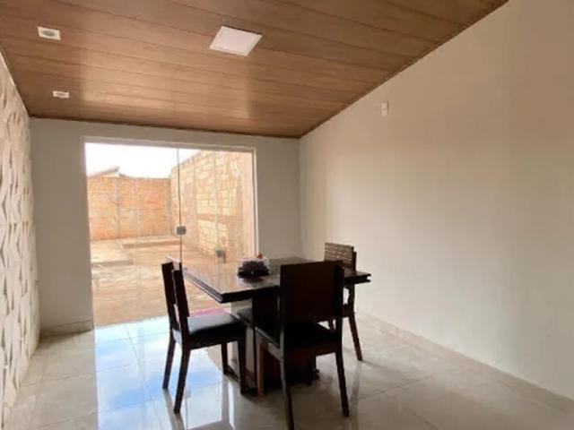 Casa com 3 Quartos e 2 banheiros à Venda, 157 m² por R$ 360.000