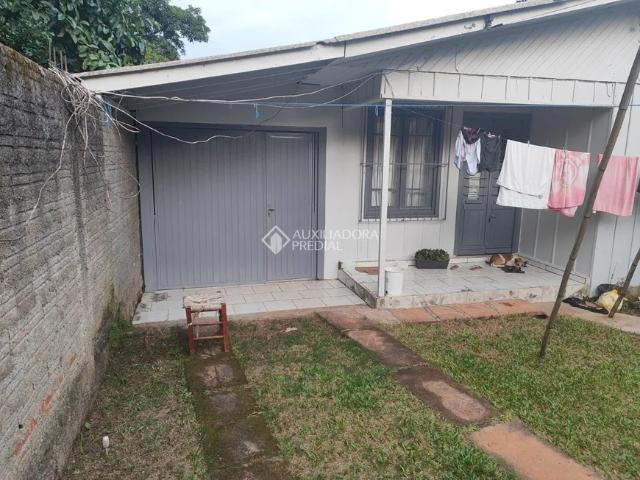 Casa com 3 Quartos e 2 banheiros à Venda, 157 m² por R$ 320.000