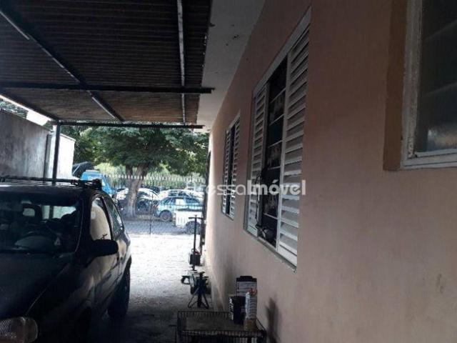 Casa com 3 Quartos e 2 banheiros à Venda, 160 m² por R$ 350.000