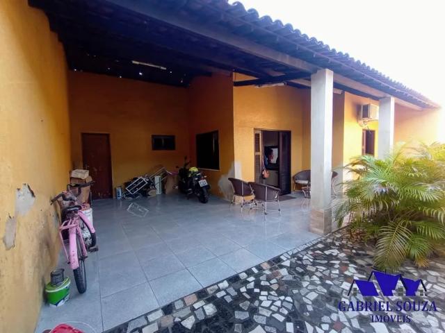 Casa com 3 Quartos e 2 banheiros à Venda, 160 m² por R$ 370.000