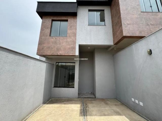 Casa com 3 Quartos e 2 banheiros à Venda, 167 m² por R$ 530.000