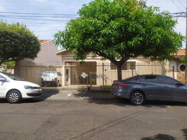 Casa com 3 Quartos e 2 banheiros à Venda, 165 m² por R$ 370.000