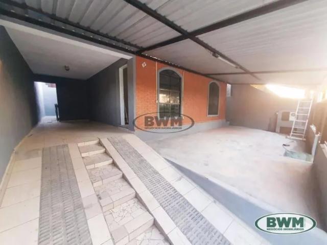 Casa com 3 Quartos e 2 banheiros à Venda, 173 m² por R$ 350.000