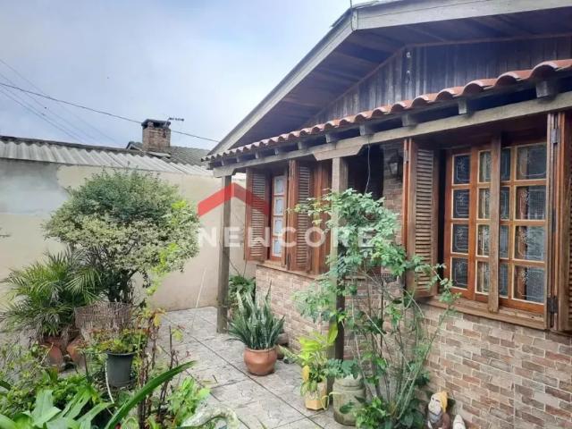 Casa com 3 Quartos e 2 banheiros à Venda, 170 m² por R$ 360.000