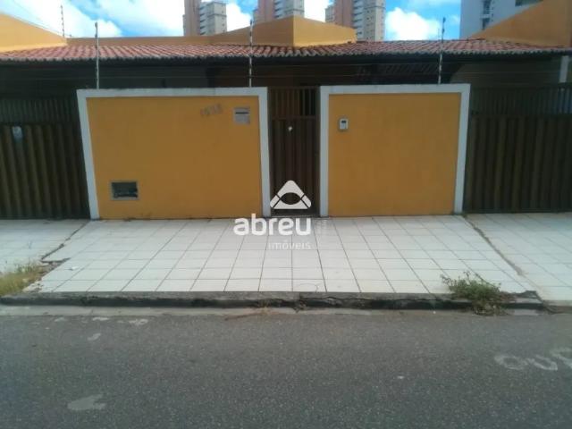Casa com 3 Quartos e 2 banheiros à Venda, 171 m² por R$ 530.000