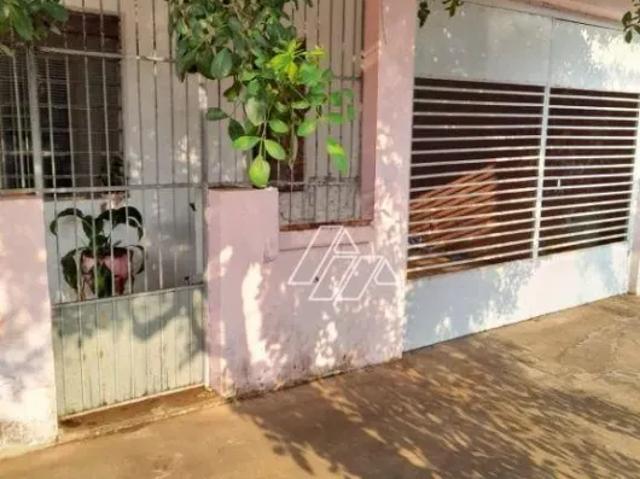 Casa com 3 Quartos e 2 banheiros à Venda, 175 m² por R$ 350.000