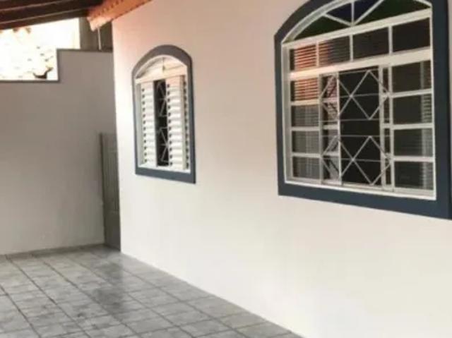 Casa com 3 Quartos e 2 banheiros à Venda, 176 m² por R$ 350.000