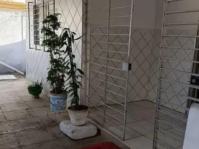 Casa com 3 Quartos e 2 banheiros à Venda, 180 m² por R$ 195.000